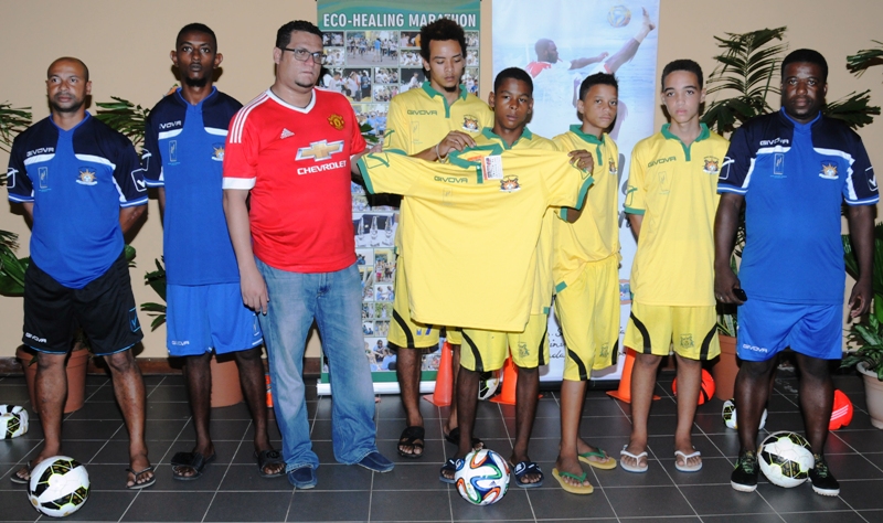 Football - St Roch get new uniforms -Archive -Seychelles Nation