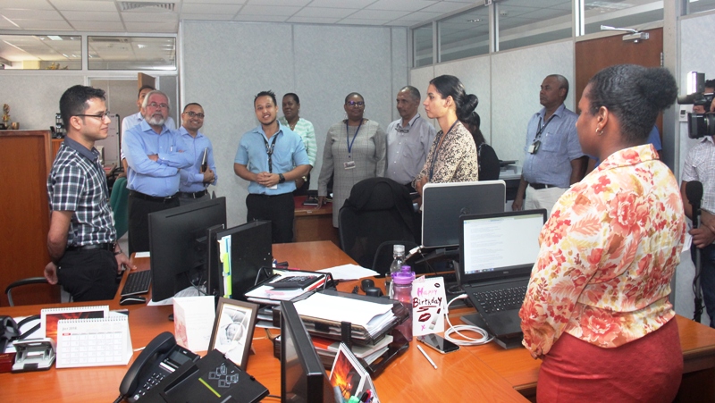 Finance minister visits banks - Seychellois urged to adopt savings ...