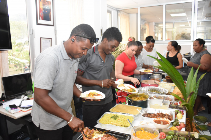 Dezennen manze Kreol travayer NISA i en sikse -Seychelles Nation