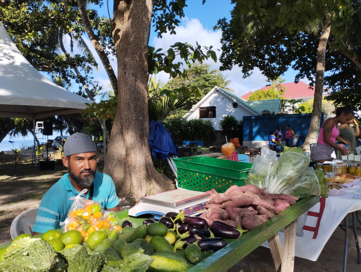 Praslin i komemor lasemenn alimanter Sesel -Seychelles Nation