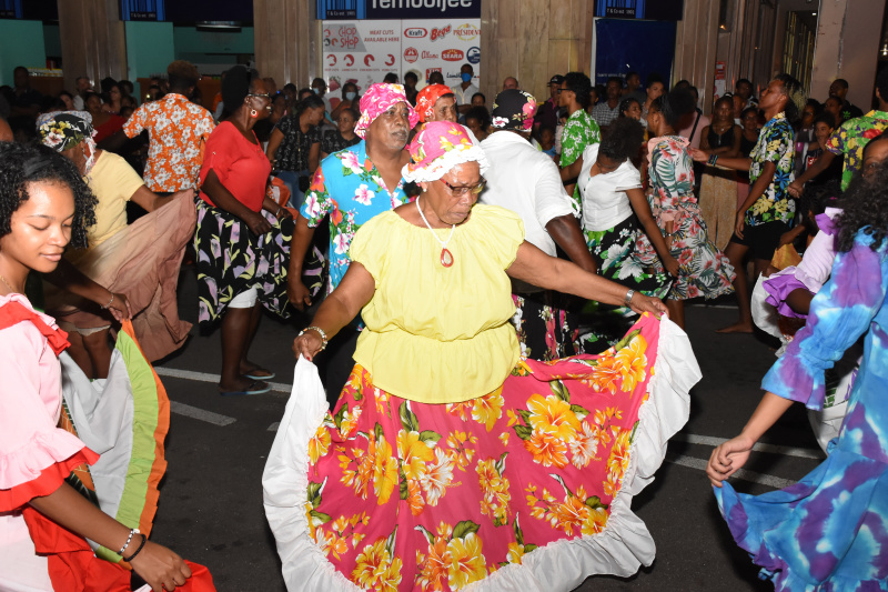 Leko tanbour moutya i fer rezonnen Victoria Par Laura Pillay ...