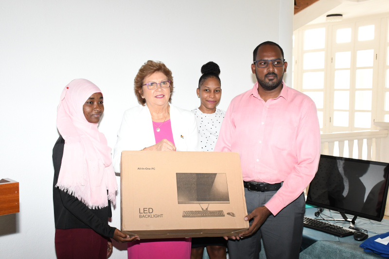 Glacis and St Louis receive donations from Seychelles’ honorary consuls ...