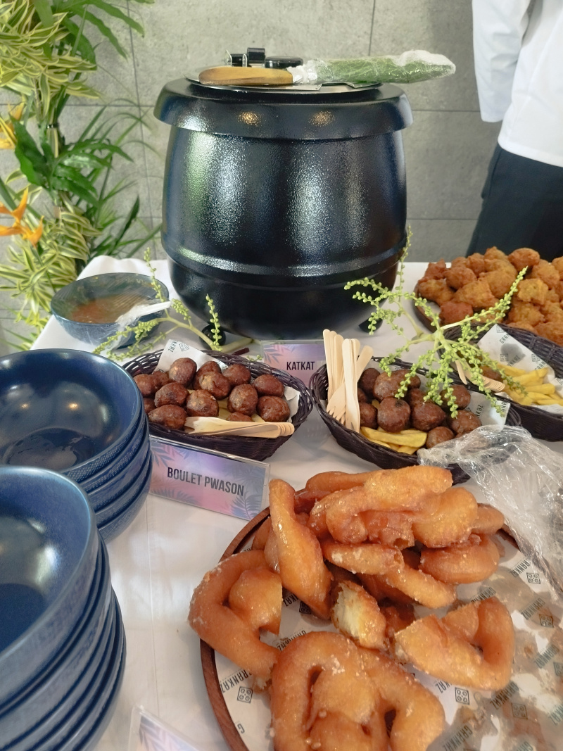 Gran Kaz hosts residents of La Retraite Home for a memorable Creole ...