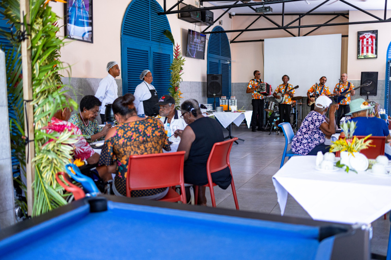 Gran Kaz hosts residents of La Retraite Home for a memorable Creole ...